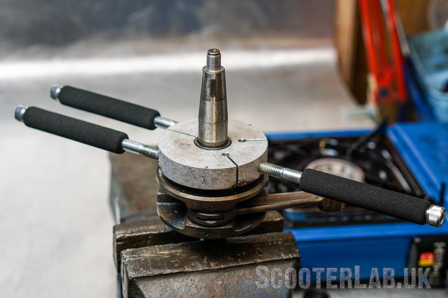 Lambretta Vespa KTM inner bearing race pulling tool